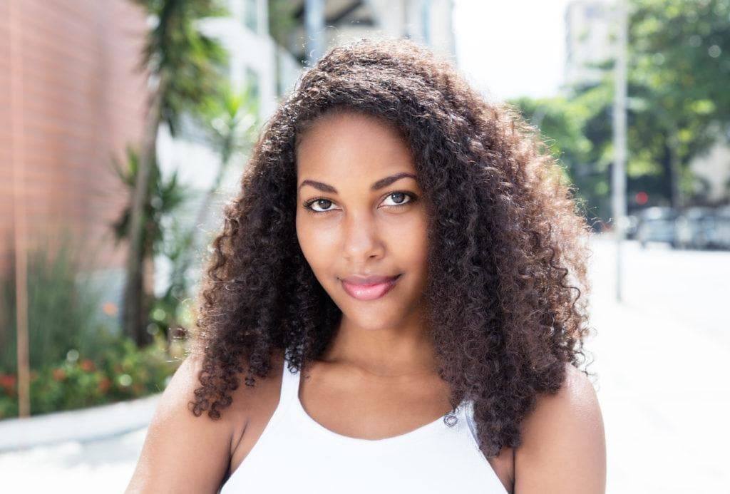 How To Tame Summer Frizz With These Must Have Products All Things Hair Us